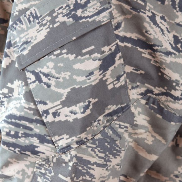 Jackets & Coats | Usaf Goretex Parka Apecs Military Digital Camo Jacket ...